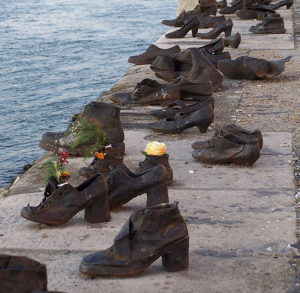 Shoes on the Danube Bank: A Poignant Memorial to Hungary's Holocaust ...