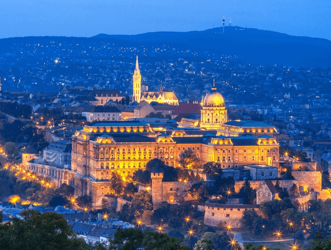 More Buses Service Buda Castle From Today! - BudAPPest